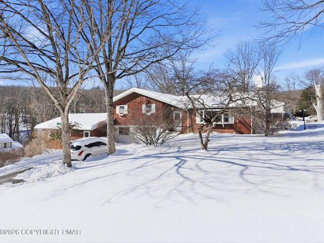 107 Applewood Dr, Swiftwater, PA 18370