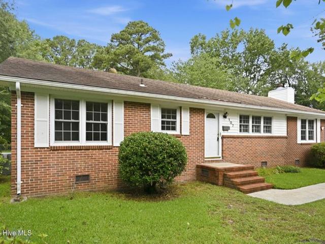 107 Arthur Ct, Jacksonville, NC 28546