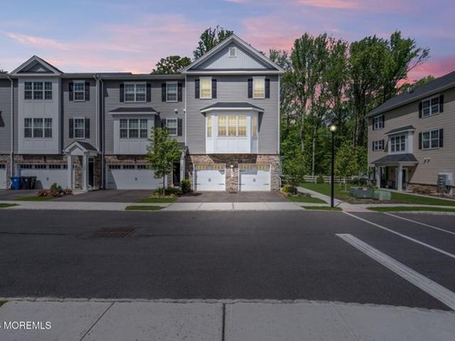 107 Arose Ln, Middletown, NJ 07748