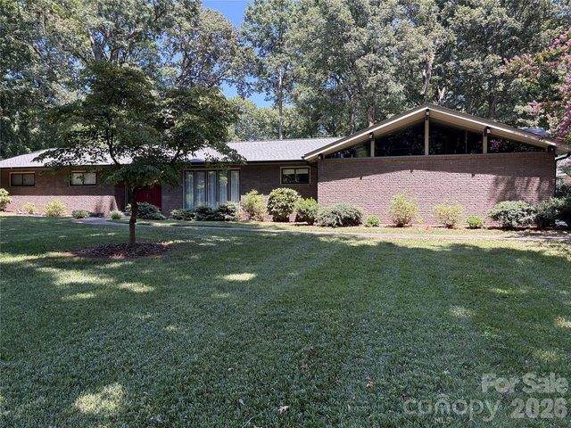107 Augusta Dr, Statesville, NC 28625