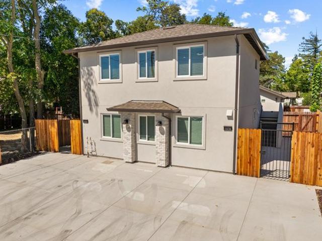 107 B St, Roseville, CA 95678