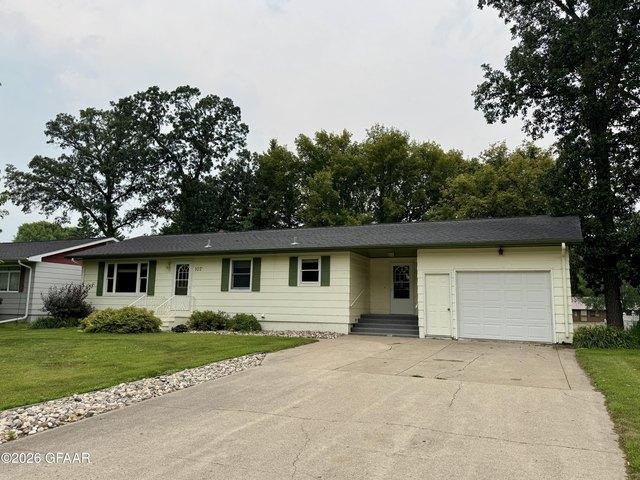 107 Bedrock Ln, Cavalier, ND 58220
