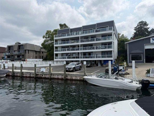 107 Belvedere Ave, Charlevoix, MI 49720