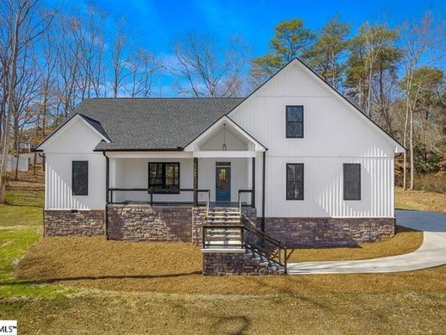 107 Bentwood Ln, Pickens, SC 29671