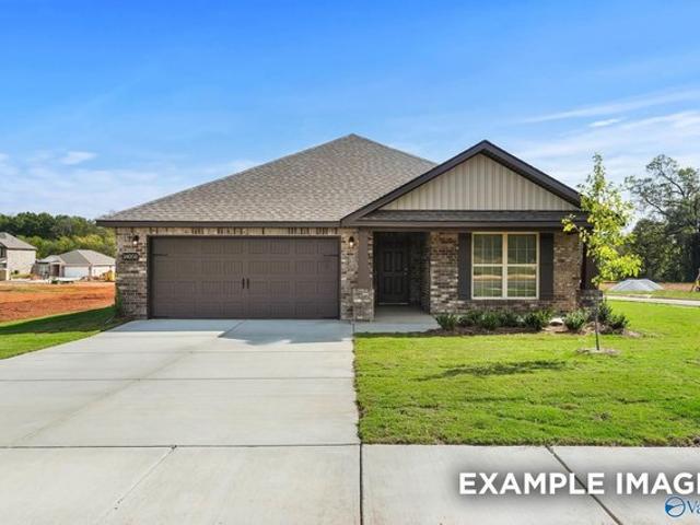 107 Berry Blossom Dr, Toney, AL 35773
