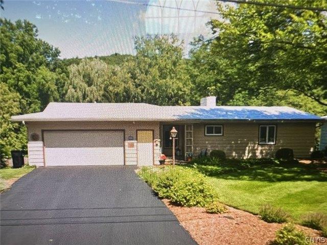107 Bradford Ln, Syracuse, NY 13224