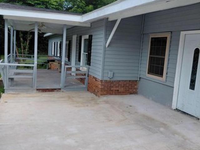 107 Brookview Dr, Griffin, GA 30223