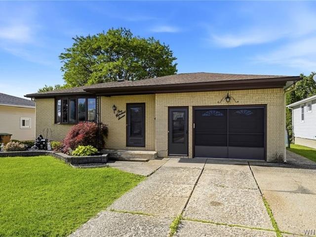 107 Bronx Dr, Cheektowaga, NY 14227