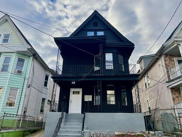 107 Brown Pl, Jersey City, NJ 07305