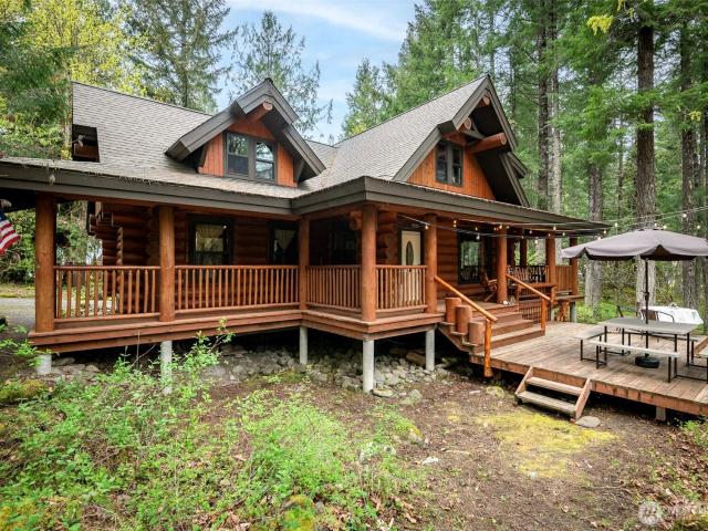 107 Goat Rocks Drive