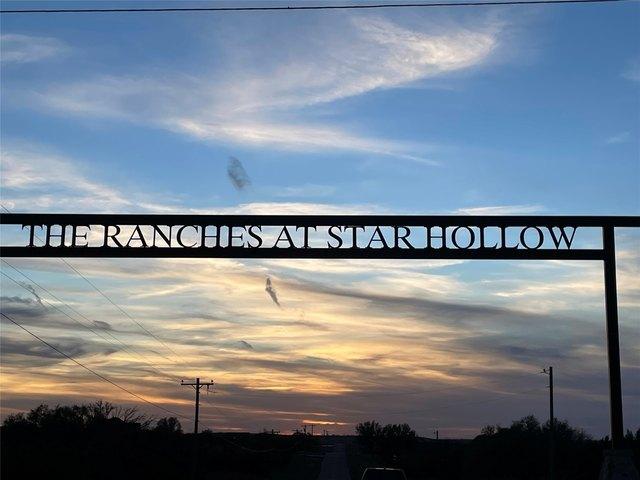 107 Gilmore Ct, Lipan, TX 76462