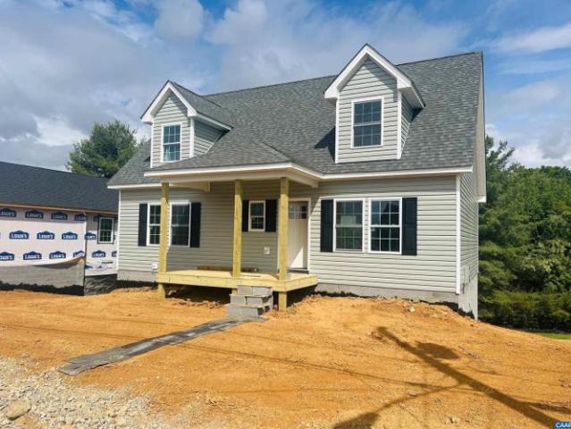 107 Greenview Dr, Staunton, VA 24401
