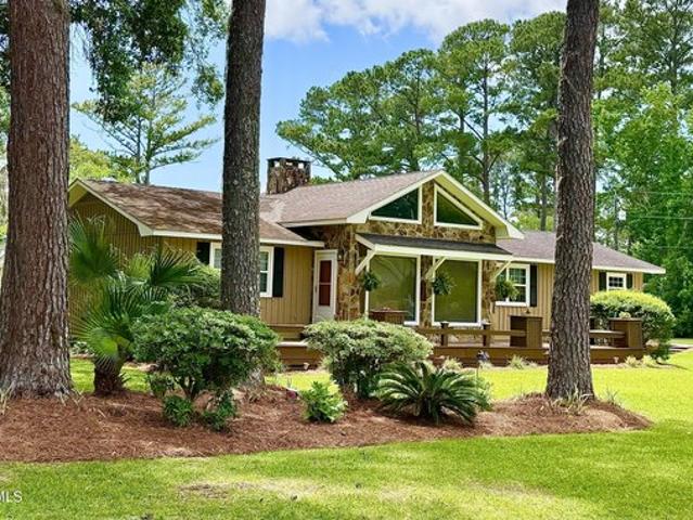 107 Dovewood Dr, Brunswick, GA 31523