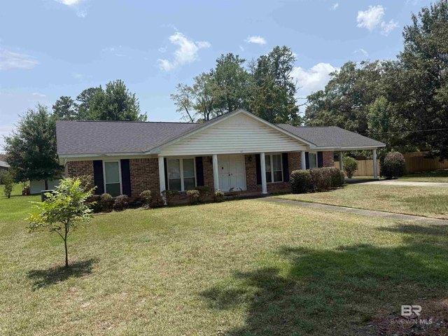 107 Davison St, Brewton, AL 36426