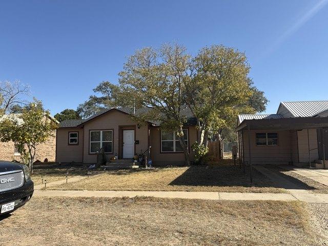 107 Detroit Ave, Levelland, TX 79336