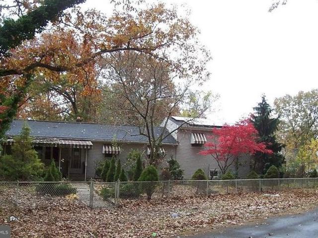 107 Delwyn Ln, Williamstown, NJ 08094