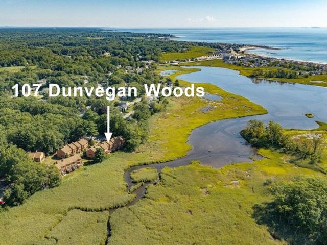 107 Dunvegan Woods Dr, Hampton, NH 03842
