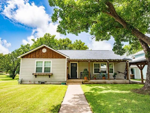 107 Duson Ave, Palacios, TX 77465