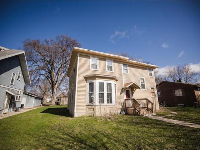 107 E 4th St, Morris, MN 56267