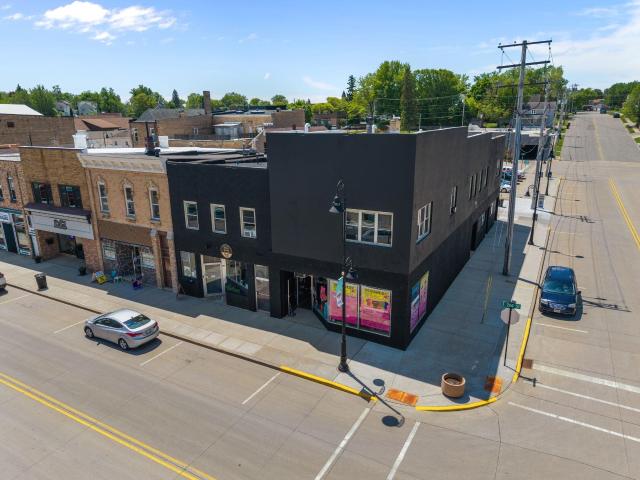 107 E 2ND Street