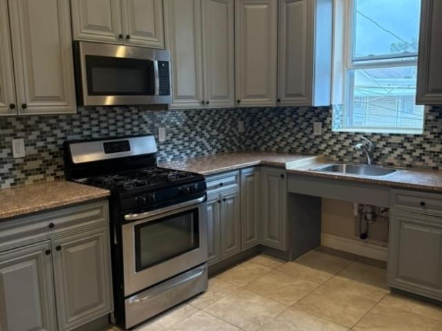 107 E Blackwell St # 2