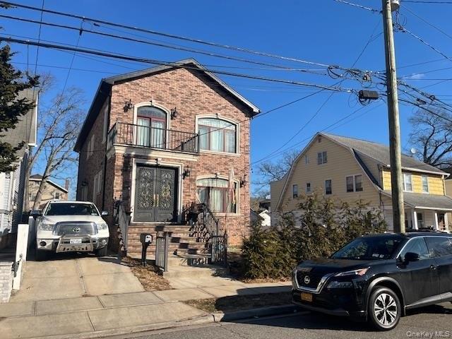107 E Fairview Ave, Valley Stream, NY 11580