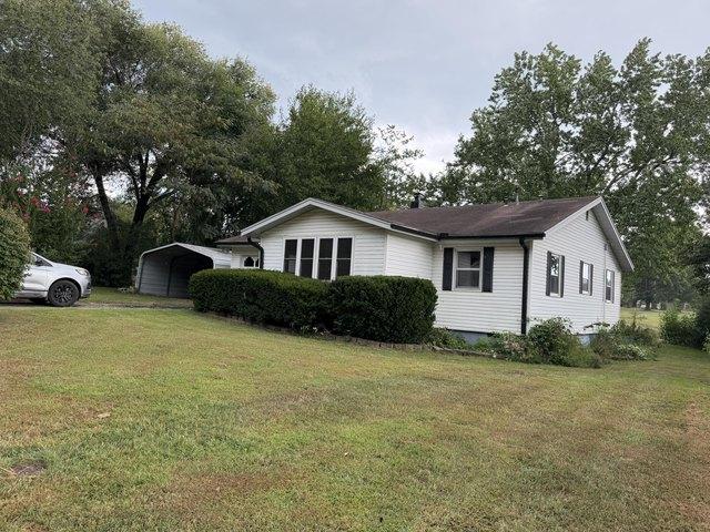 107 E James St, Mountain View, MO 65548