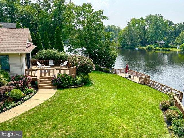 107 E Lake Blvd, Medford, NJ 08055