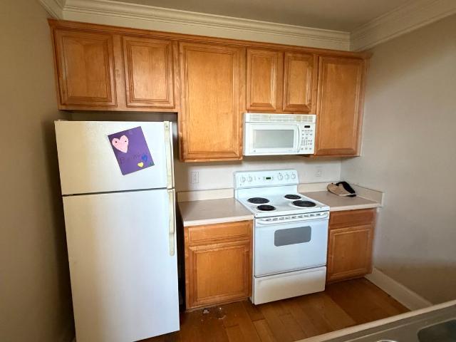 107 E Paces Drive