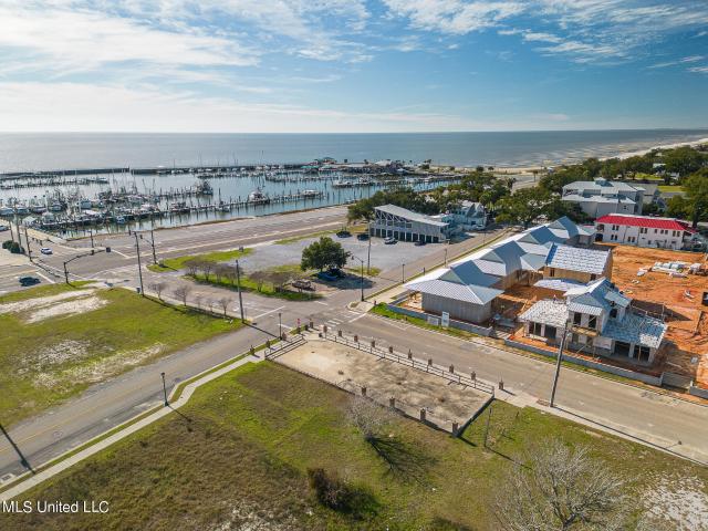 107 E Scenic Drive