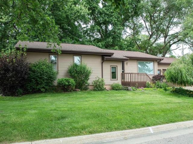 107 Eastgate Dr, Reinbeck, IA 50669