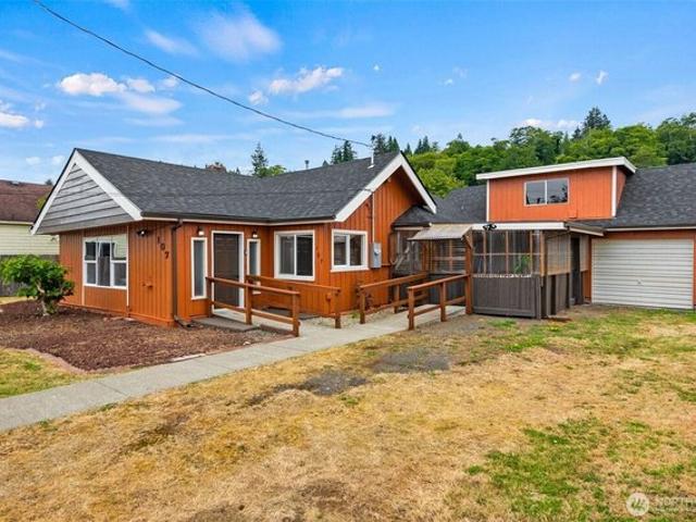 107 Eklund Ave, Hoquiam, WA 98550