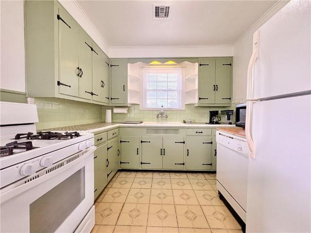 107 Estes Street