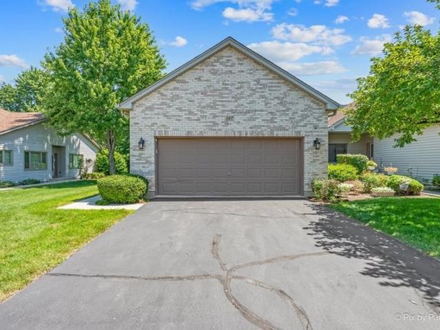 107 Fawn Ln, Elgin, IL 60120