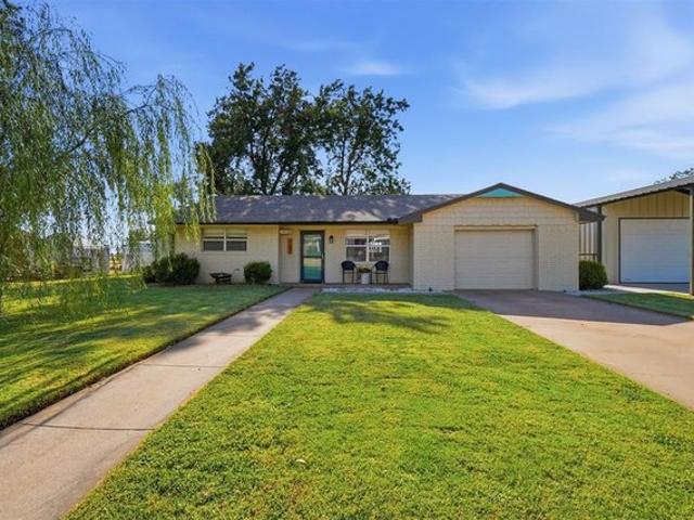 107 Fairview Ln, Tipton, OK 73570
