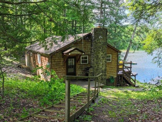 107 Fernville Rd, Leicester, VT 05733