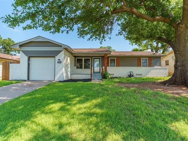 107 Florence Dr, Cordell, OK 73632