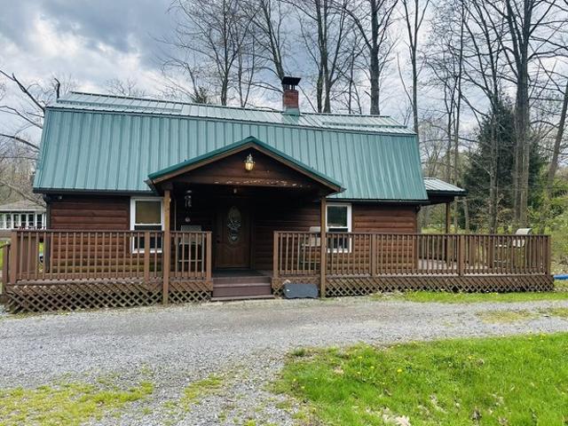 107 Freemer Dr, Brockway, PA 15824
