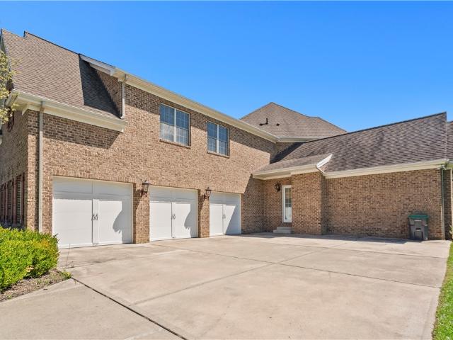 107 Kingston Ave