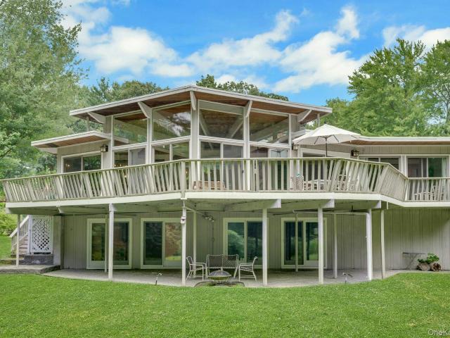 107 Holly Place