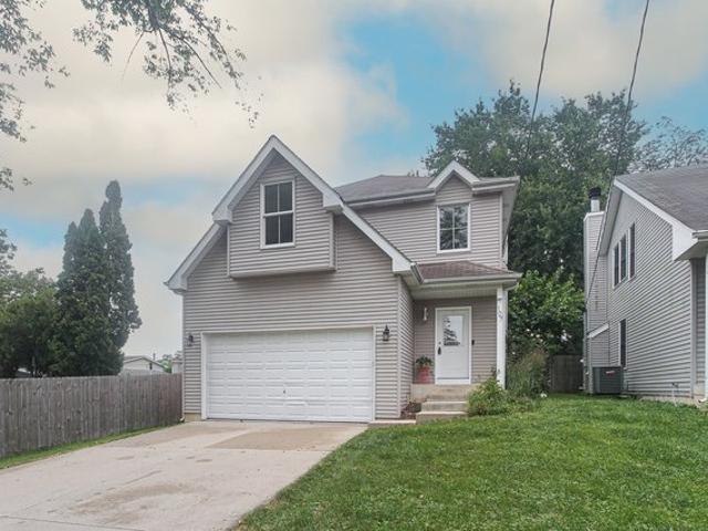 107 Hammond Ave, Wauconda, IL 60084