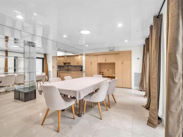 107 Heatherbrook Way, Hollywood, FL
