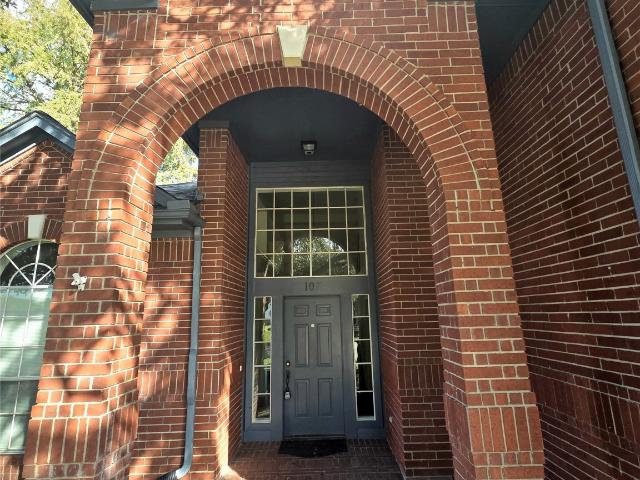 107 High Meadows Dr, Sugar Land, TX 77479 | MLS #69439 | Compass