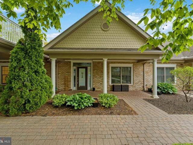 107 High Pointe Dr, Hummelstown, PA 17036