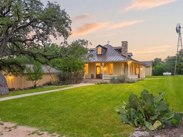 107 High St, Comfort, TX 78013