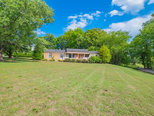 107 Hillwood Ln