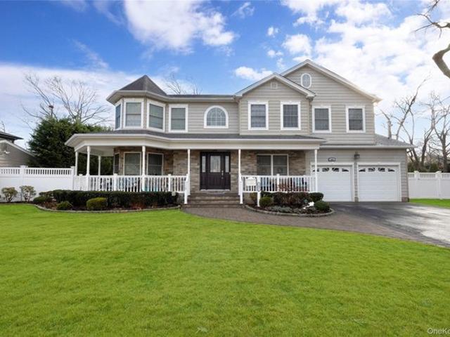 107 James St, North Massapequa, NY 11758