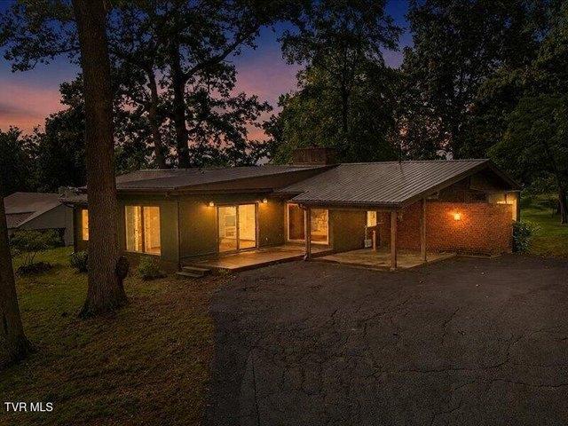 107 Oak Ln, Johnson City, TN 37604