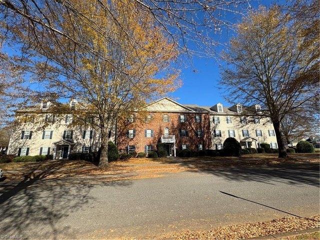107 Oak Wind Dr Unit 102, Advance, NC 27006