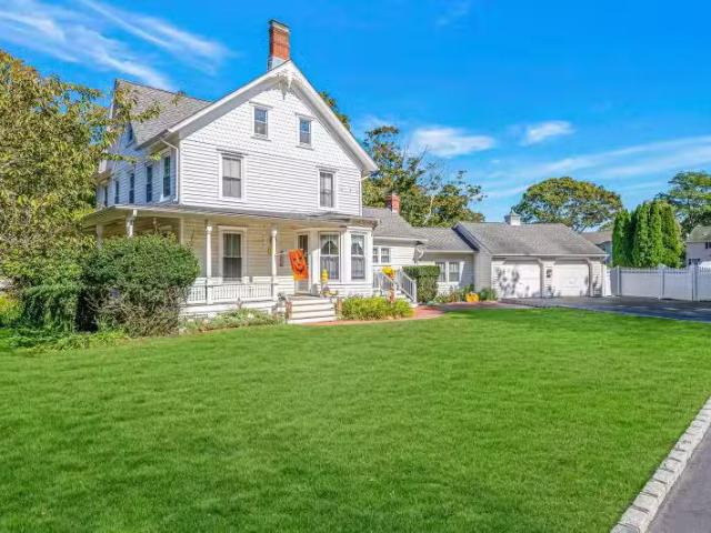 107 Ocean Ave, Center Moriches, NY 11934 MLS 855625
